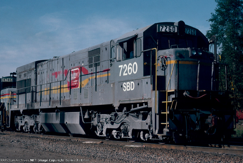 Seaboard System U30C #7260 leads an eastbound (Waycross, GA) freight